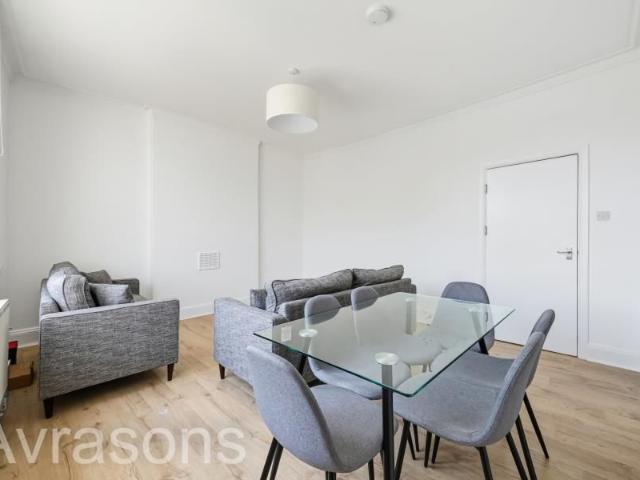 Brixton Road, London SW9, 4 bed flat to rent, £4,250 pcm | PrimeLocation