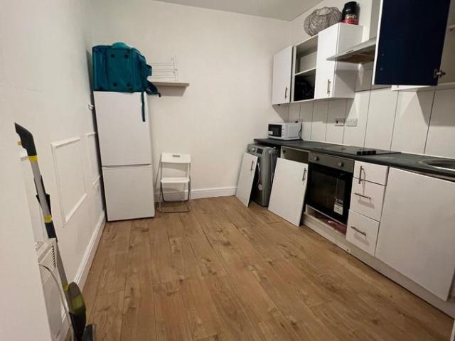 Brixton Road, London SW9, 1 bed flat to rent, £1,300 pcm | PrimeLocation