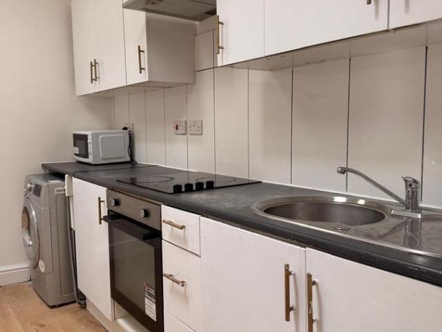 Brixton Road SW9, 1 bed flat to rent, £1,300 pcm | PrimeLocation