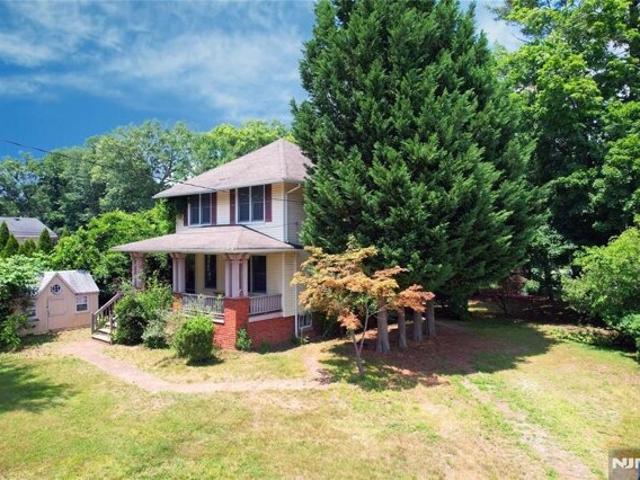 Brian Ct, Pequannock Township, Home For Sale