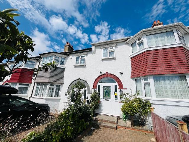 Briar Avenue, London SW16, 1 bed flat to rent, £1,500 pcm | PrimeLocation