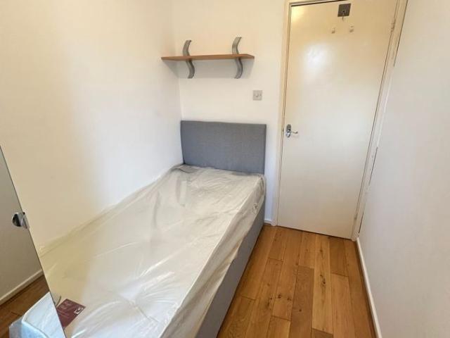Briar Close, Hampton TW12, Room to rent, £500 pcm | PrimeLocation