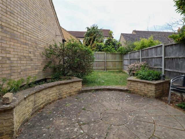 Briar Grove, Ely