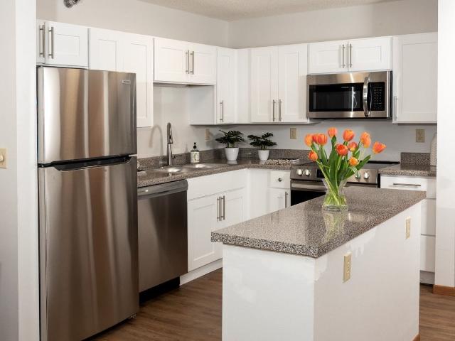 BRIARCLIFF APARTMENTS 2 Bedroom Apartment for Rent at 115 East Ave, Mahtomedi, MN 55115