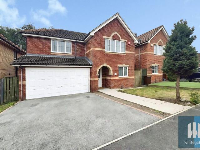 Briarfield Gardens, Dalton, Huddersfield, West Yorkshire HD5, 5 bed detached house to rent, £1,650 pcm | PrimeLocation