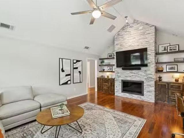 Briarglen Drive