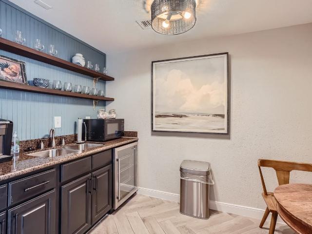 Briarwest 1 Bedroom Apartment for Rent at 2010 Winrock Blvd, Houston, TX 77057 Great Uptown