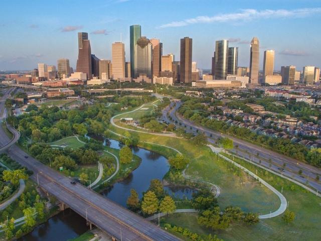 Briarwest 2 Bedroom Apartment for Rent at 2010 Winrock Blvd, Houston, TX 77057 Great Uptown