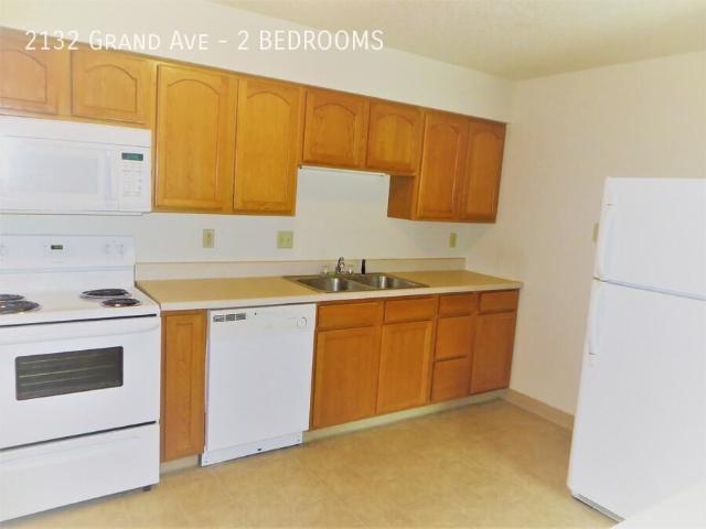 Briarwood 1 Bedroom Apartment for Rent at 2132 Grand Ave, West Des Moines, IA 50265