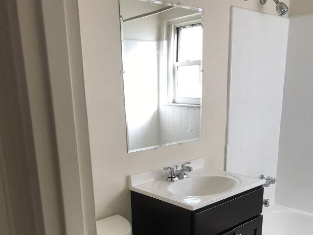 Briarwood Commons 1 Bedroom Apartment for Rent at 572 Main St, Hackensack, NJ 07601