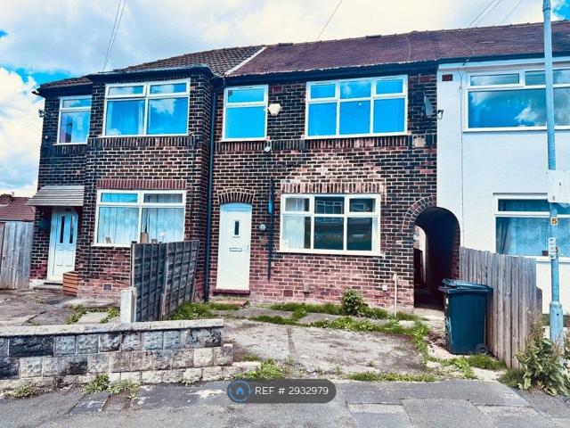 Briarwood Avenue, Manchester M43, 3 bed terraced house to rent, £1,150 pcm | PrimeLocation
