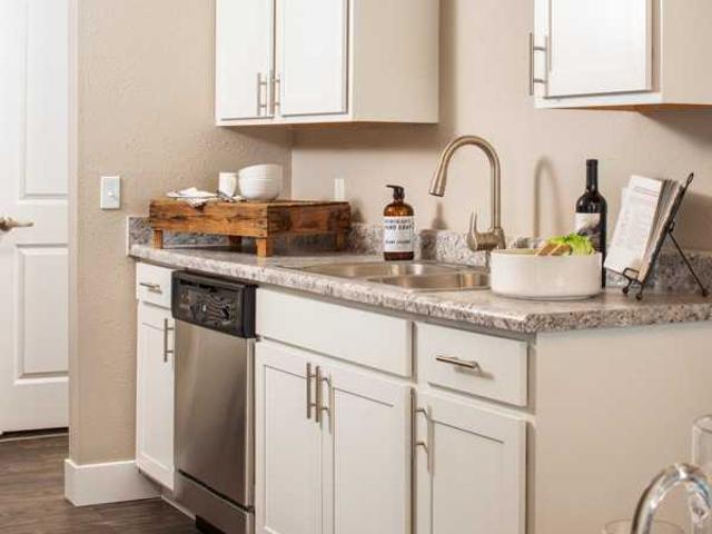 Briarwood by Broadmoor Studio Apartment for Rent at 9434 U Ct, Omaha, NE 68127