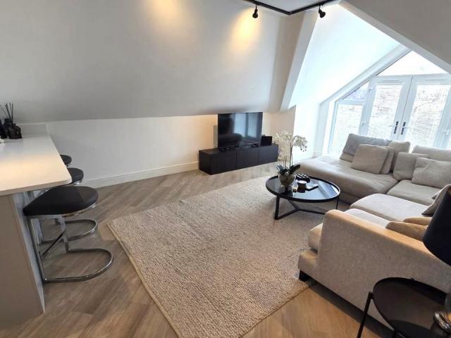 Briarwood Gardens, Liverpool L18 2 bed apartment to rent £1,850 pcm £427 pw