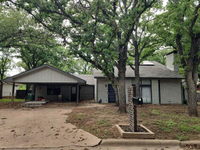 Briarwood Dr