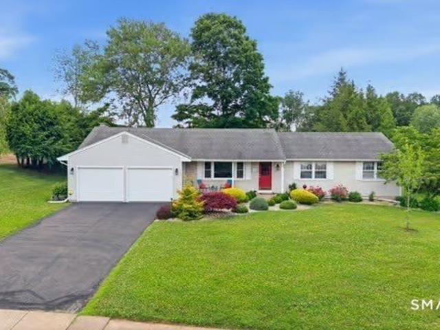Briarwood Dr, Manchester, Home For Sale