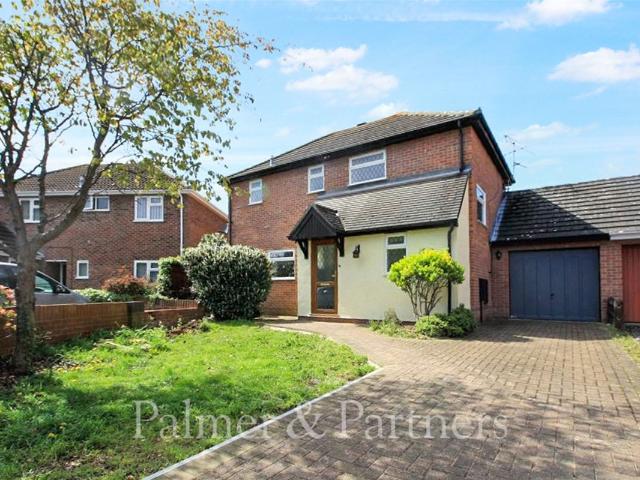 Briarwood End, Highwoods, Colchester, Essex CO4, 3 bed detached house to rent, £1,700 pcm | PrimeLocation