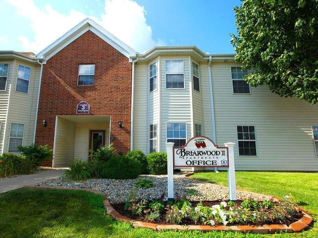Briarwood II 1 Bedroom Apartment for Rent at 100 Northfield Dr, Normal, IL 61761