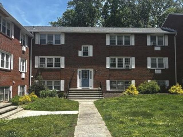 Briarwood Ln Apt A, Branford, Condo For Sale