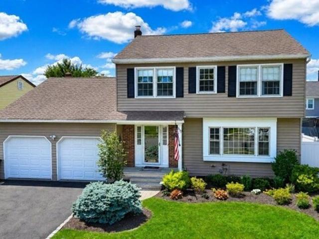 Briarwood Ln, Union Twp, Home For Sale
