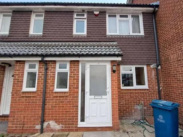 Briary Grove, South Stanmore, London, HA8 5RD, United Kingdom | 3 bed townhouse for rent #138595028 | Rentberry