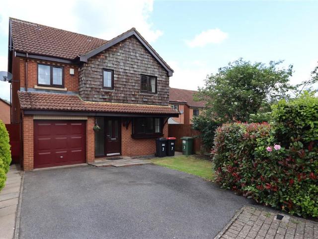 Brices Meadow, Shenley Brook End. 4 bed detached house to rent £1,950 pcm £450 pw