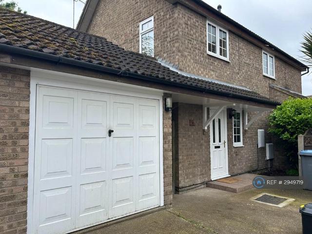 Brick Kiln Close, Felixstowe, IP11 4 bed detached house to rent £1,645 pcm £380 pw