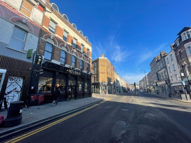 Brick Lane, Shoreditch E2, 2 bed flat to rent, £2,400 pcm | PrimeLocation