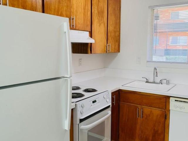Brick & Mortar 2 Bedroom Apartment for Rent at 520 520 & 524 NE 112th St Seattle, WA 98125 Lake City