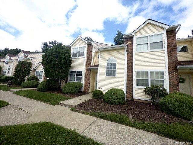Brick Pond Rd, Middletown, Condo For Sale