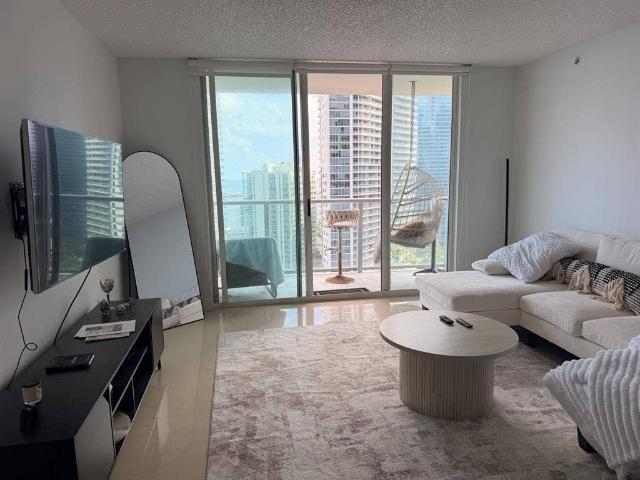 BRICKELL PRIVAGE BED & BATH