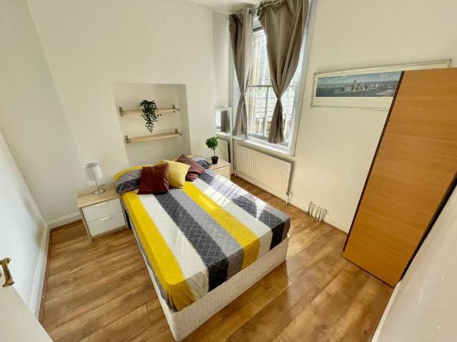 Bricklane, East London, London E1, 2 bed flat to rent, £2,750 pcm | PrimeLocation