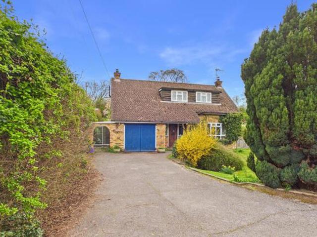 Bricks Lane, Beacons Bottom, 3 Bedroom Detached