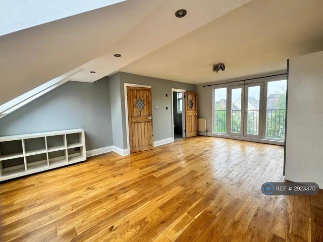 Brickwood Road, Croydon, CR0 4 bed semi detached house to rent £3,200 pcm £738 pw