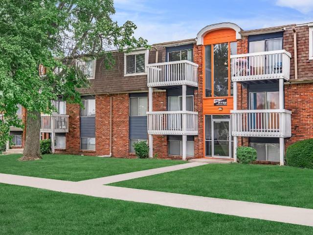 Brickyard Flats 3 Bedroom Apartment for Rent at 6363 Hollister Drive, Speedway, IN 46224 Speedway