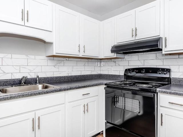 Brickyard Flats 1 Bedroom Apartment for Rent at 6363 Hollister Drive, Speedway, IN 46224 Speedway