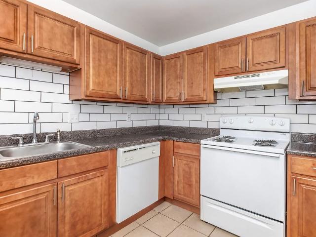 Brickyard Flats Studio Apartment for Rent at 6363 Hollister Drive, Speedway, IN 46224 Speedway