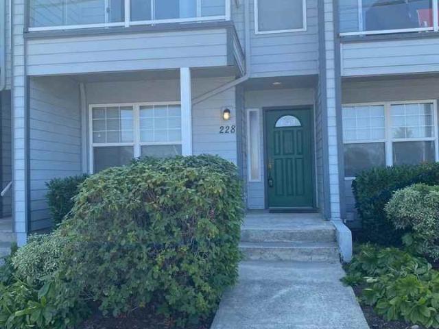BRIDGETON PLACE 3 Bedroom Home for Rent at 244 Ne Bridgeton Rd, Portland, OR 97211 Bridgeton