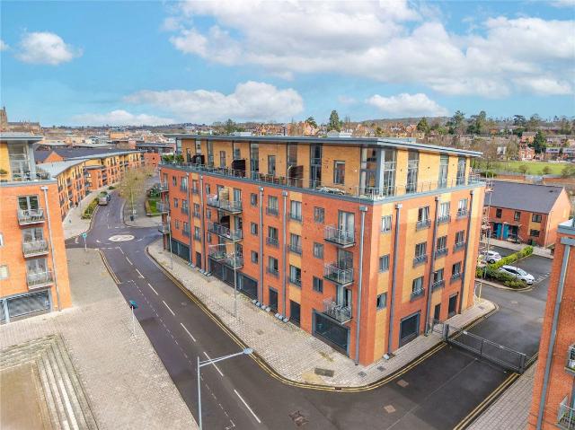 Bridgeview House, 2 Woodhouse Close, Worcester, Worcestershire WR5, 2 bed flat to rent, £1,200 pcm | PrimeLocation