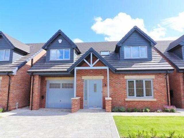 Bridgewater View, Surrey Avenue, 3 Bedroom Detached
