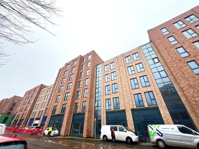 Bridgewater Wharf, Ordsall Lane M5 3 bed apartment to rent £1,450 pcm £335 pw