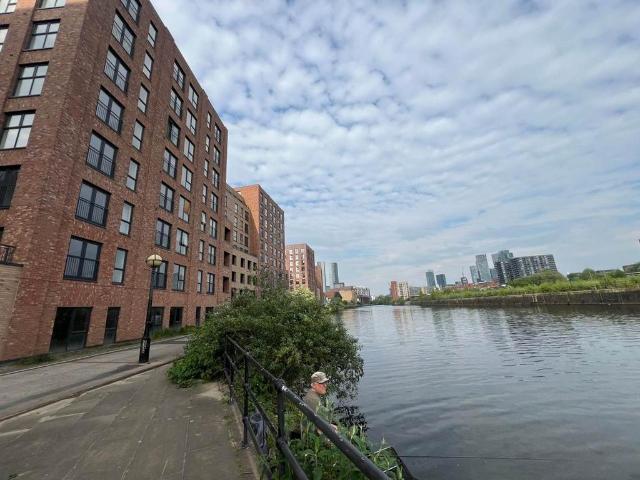 Bridgewater Wharf, Salford, Manchester 2 bed flat to rent £1,275 pcm £294 pw