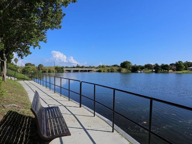 Bridgewater at Lake Osborne 3 Bedroom Apartment for Rent at 6116 Yellow Sun Dr, Lake Worth, FL 33462
