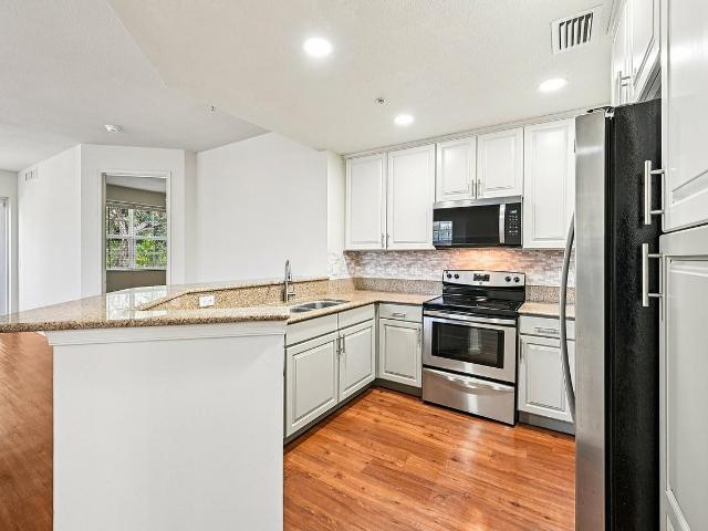 Bridgewater at Lake Osborne 3 Bedroom Apartment for Rent at 6116 Yellow Sun Dr, Lake Worth, FL 33462