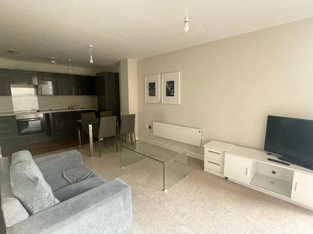 Bridgewater Gate, Woden Street, Salford, Greater Manchester M5, 2 bed flat to rent, £1,225 pcm | PrimeLocation