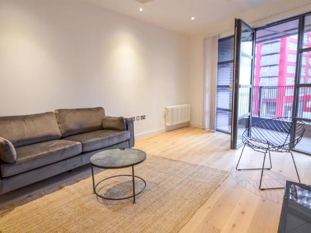 Bridgewater House, London City Island, E14