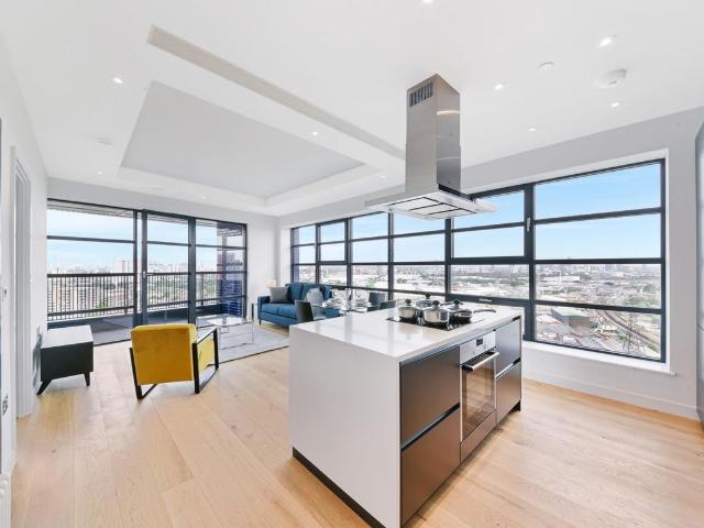 Bridgewater House, London City Island, London E14, 2 bed flat to rent, £3,302 pcm | PrimeLocation