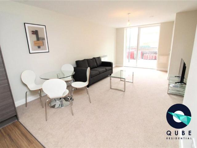 Bridgewater Point, Dyer Street. 3 bed house to rent £1,550 pcm £358 pw