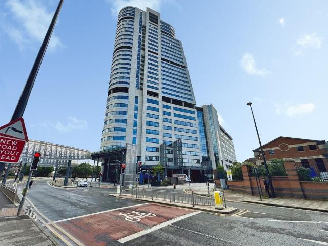Bridgewater Place 2 bed apartment to rent £1,600 pcm £369 pw
