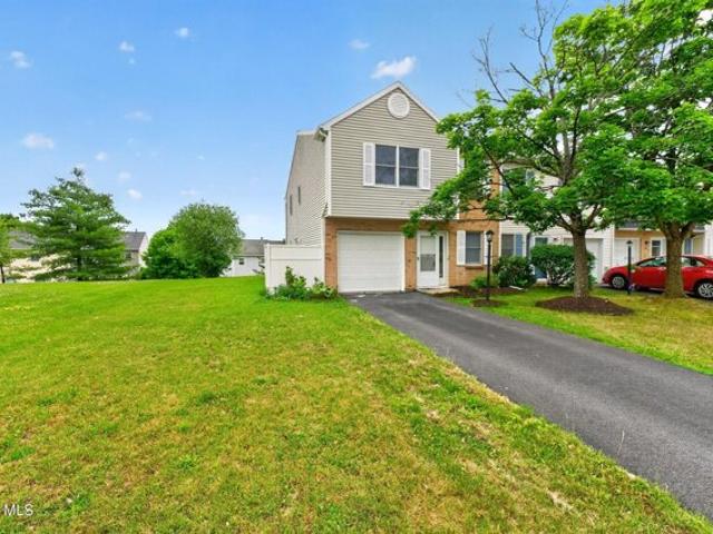 Bridgewood Ln, Watervliet, Home For Sale