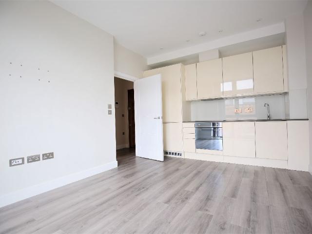 Bridge Court, Bridge Street, Hemel Hempstead HP1, 1 bed flat to rent, £1,200 pcm | PrimeLocation